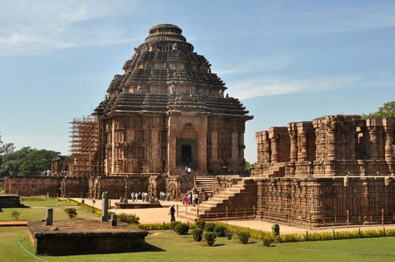"Bawan Pokhar Temple, Vaishali: Explore the Ancient Shiva Temple in Bihar"